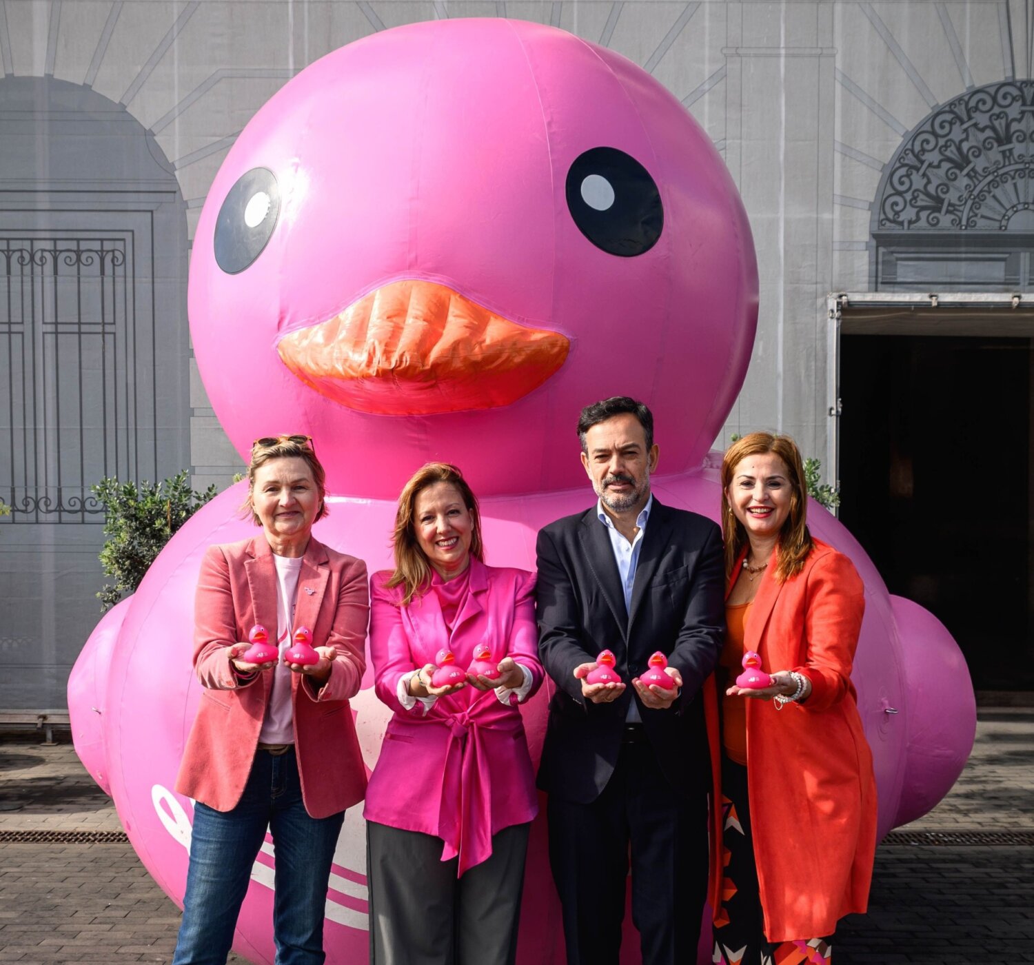 El Cabildo de Tenerife se suma a la Carrera de Patitos Rosa